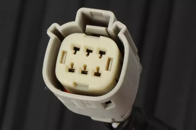 2017-2019 GM (Replaces 84363184) Front Bumper Shutter 85043807 GM ...